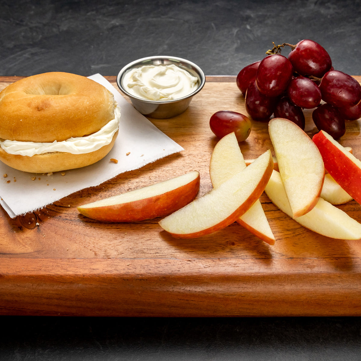 BAGEL & FRUIT SNACK (BOX LUNCH) – GrbNGo